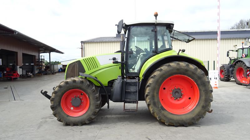 CLAAS - AXION 830